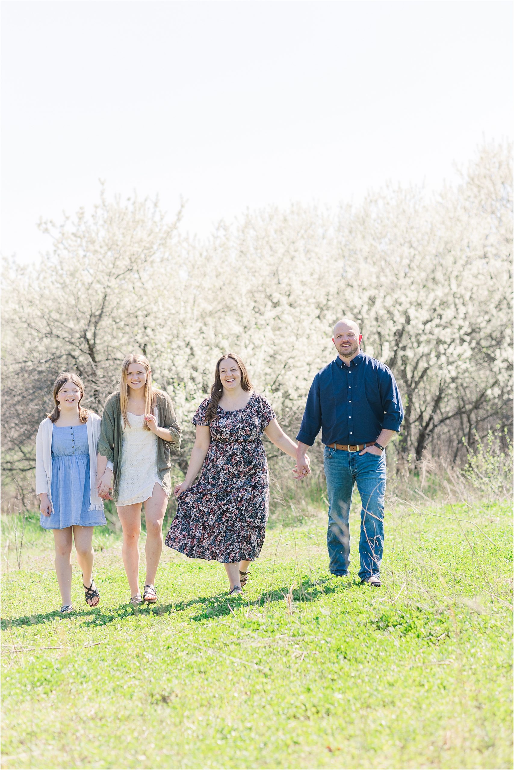 Hackler family | Spring blooms family photos 2021 mini session ...