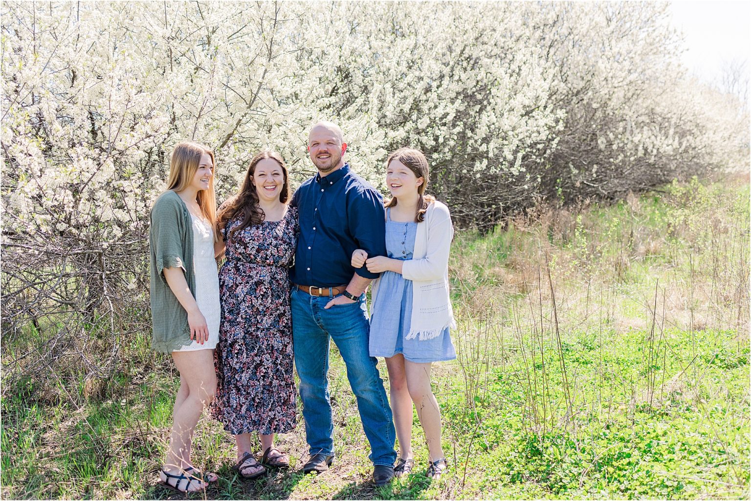 Hackler family | Spring blooms family photos 2021 mini session ...
