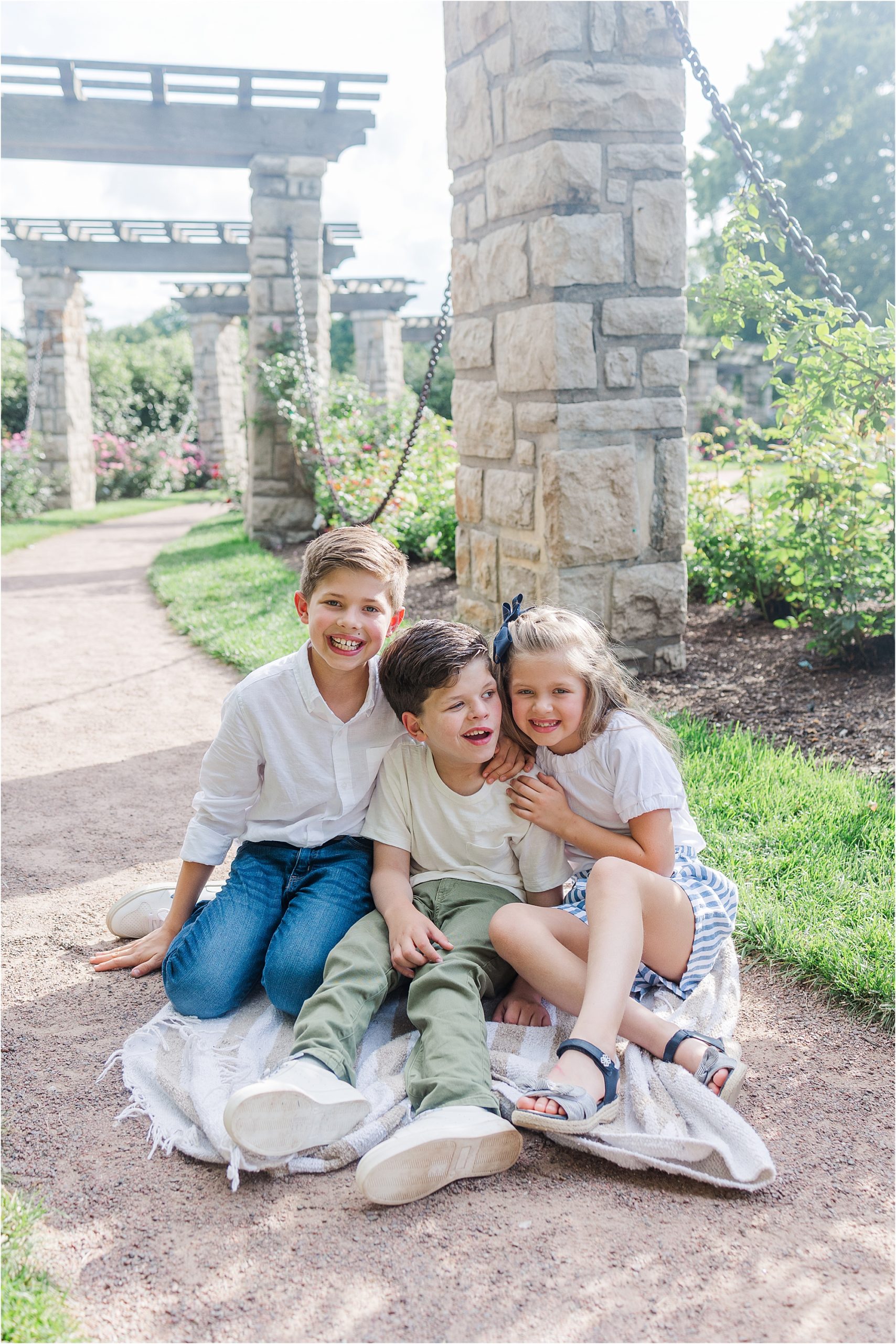 Loose Park Rose Garden family session | Kansas City, MO Photographer ...