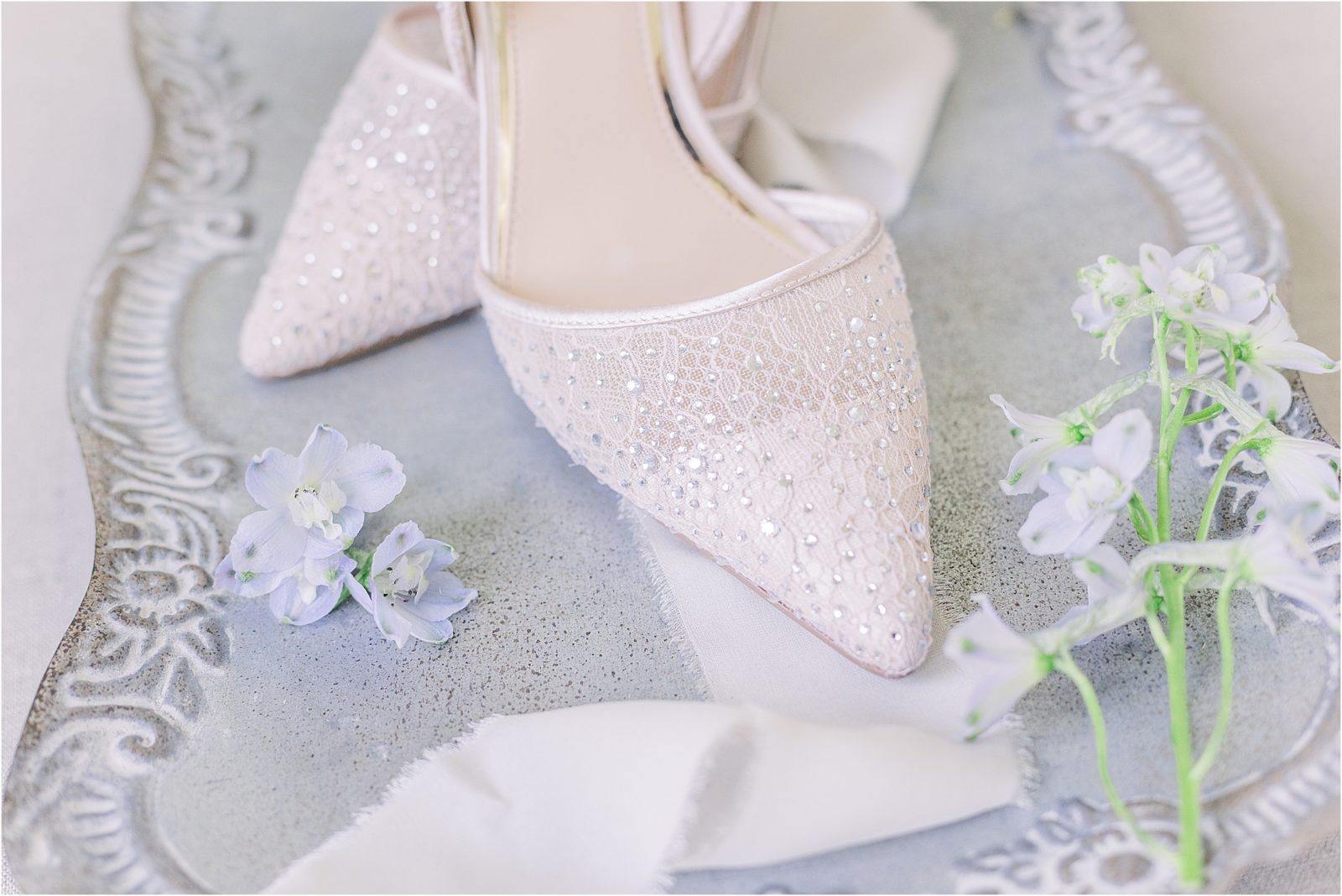 Missouri Summer Wedding | Gorgeous gray palette wedding at The Copper ...