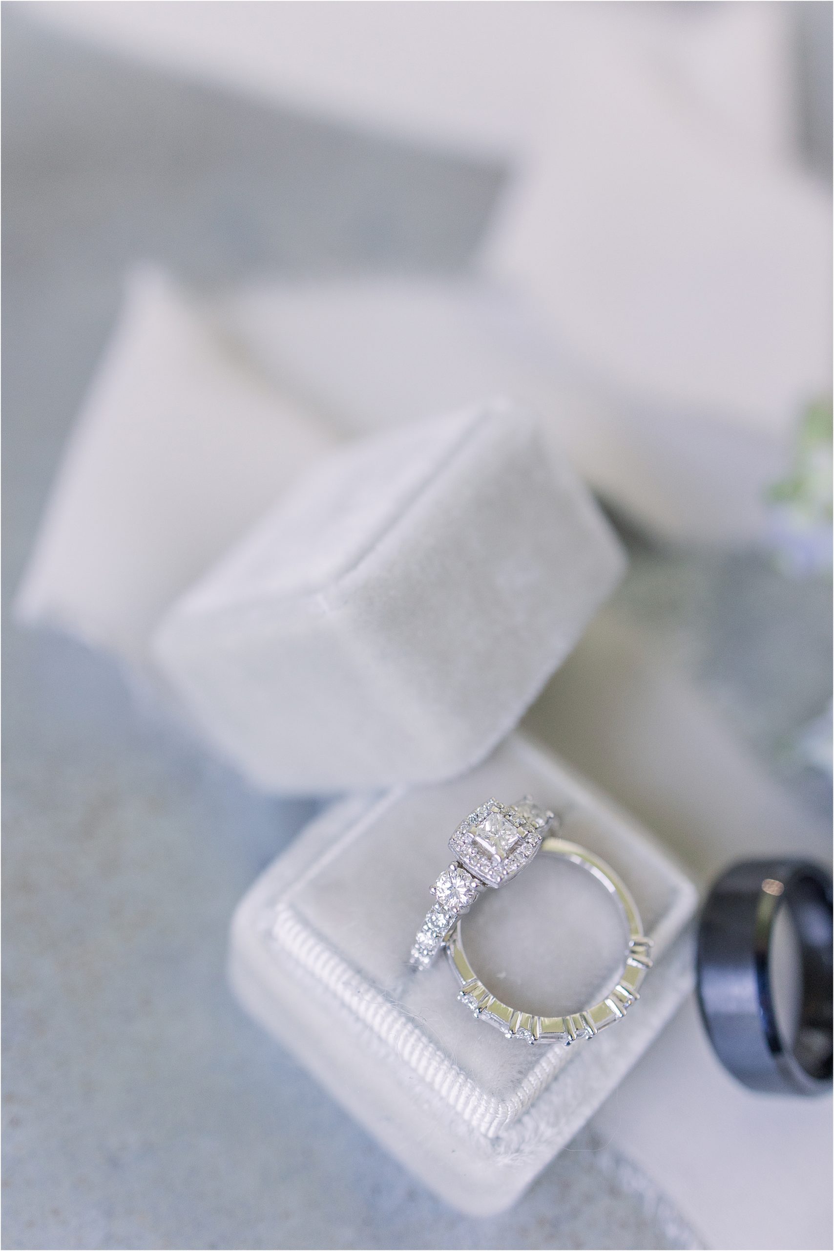 Missouri Summer Wedding | Gorgeous gray palette wedding at The Copper ...